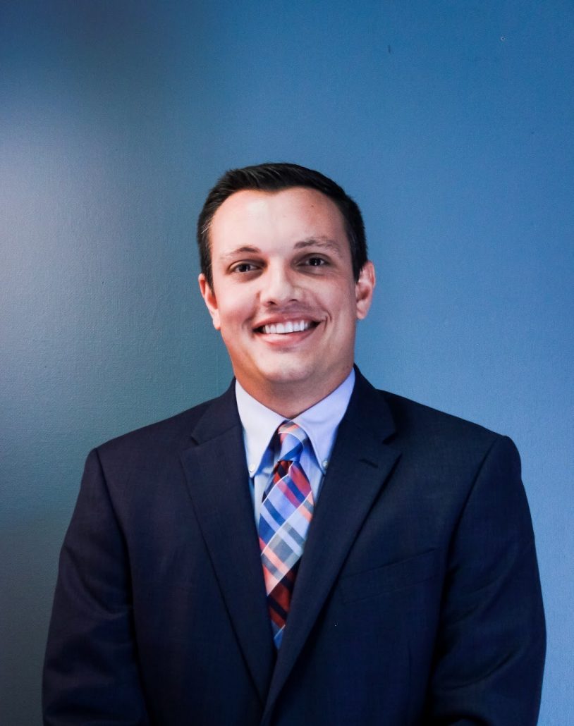 Maxwell Headshot 2 - Magnate Wealth Management